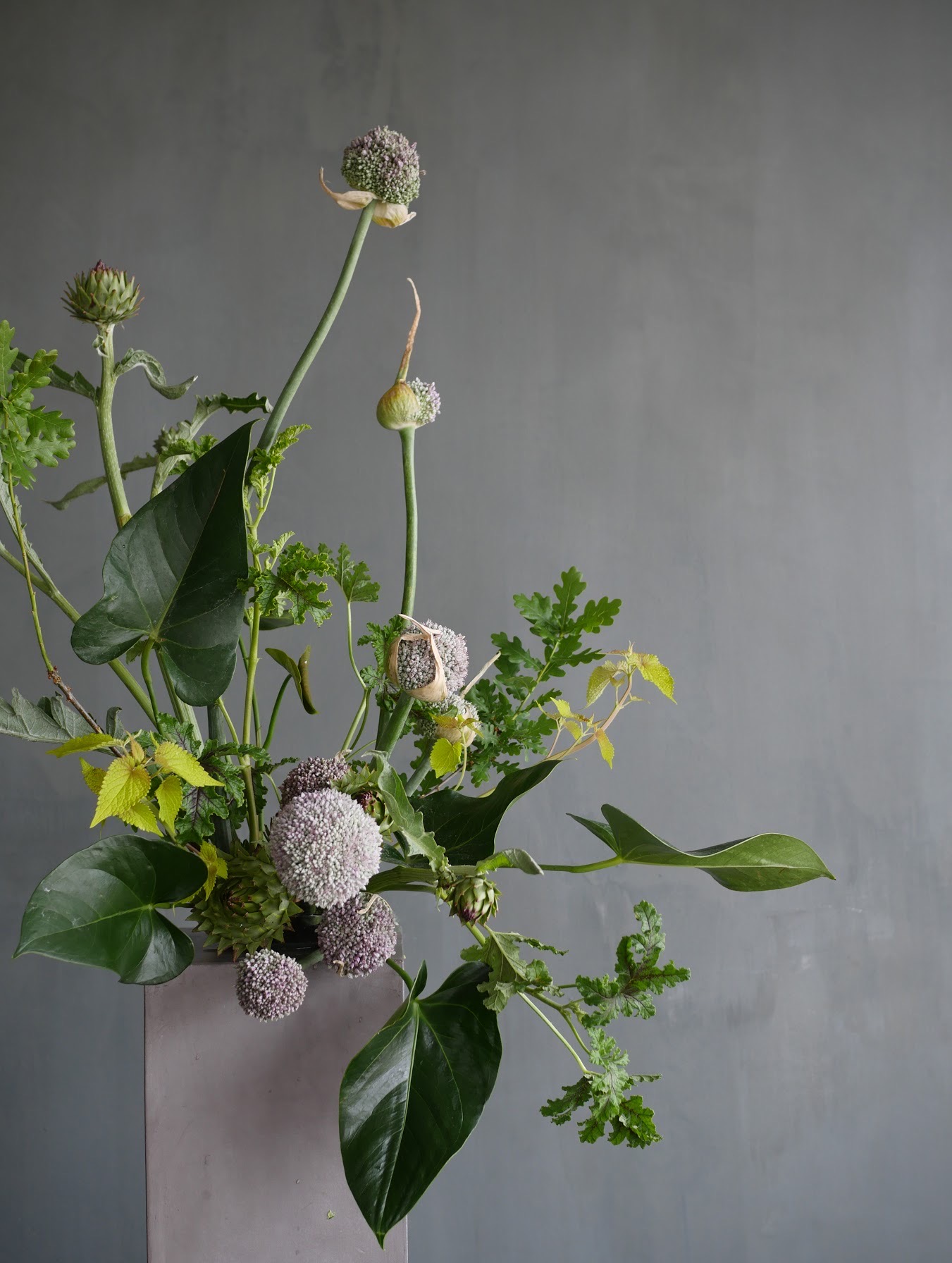 Tutorial: Using A Pin Frog In Event Floral Design - Botanical Brouhaha