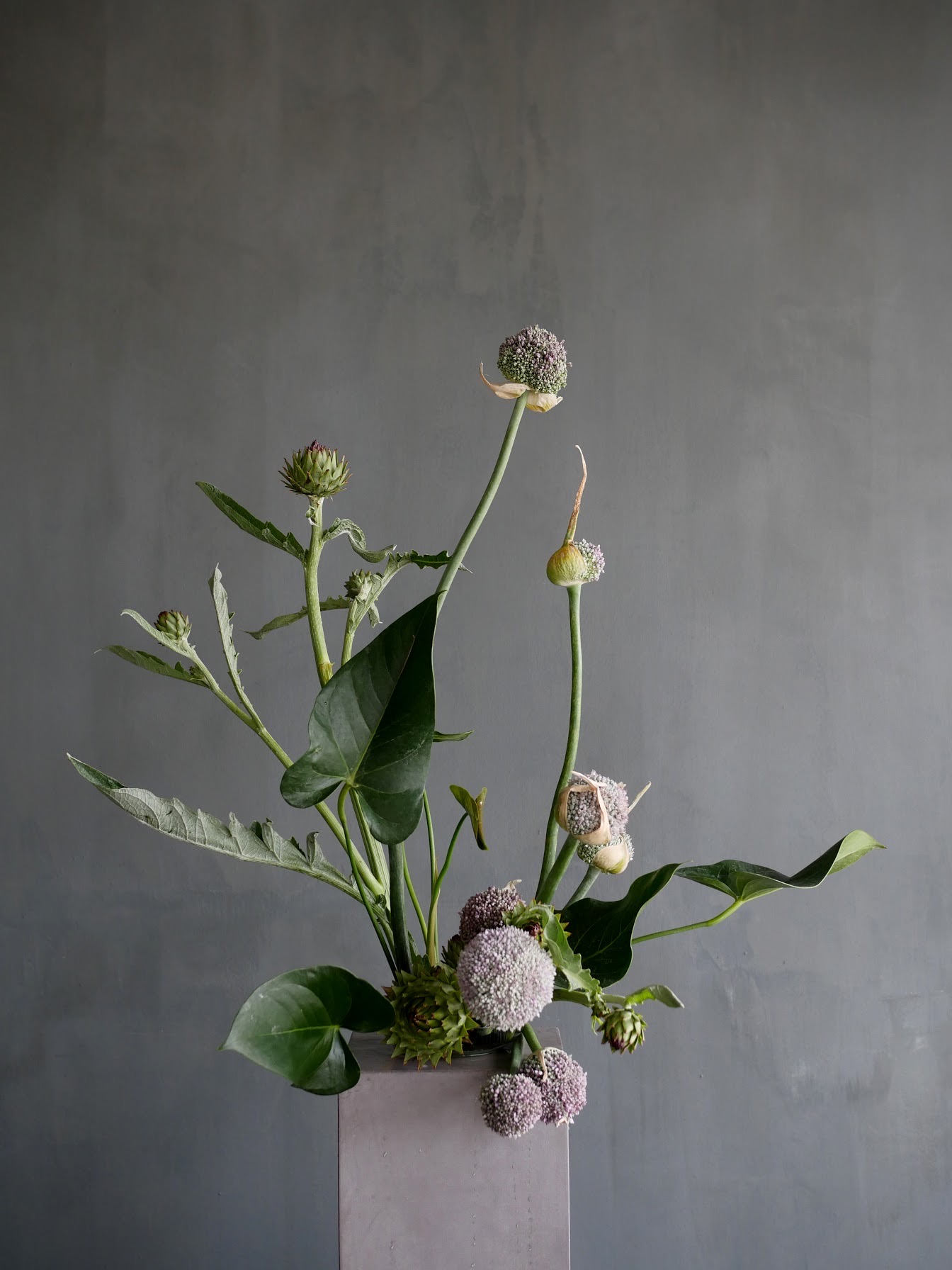 Tutorial: Using A Pin Frog In Event Floral Design - Botanical Brouhaha