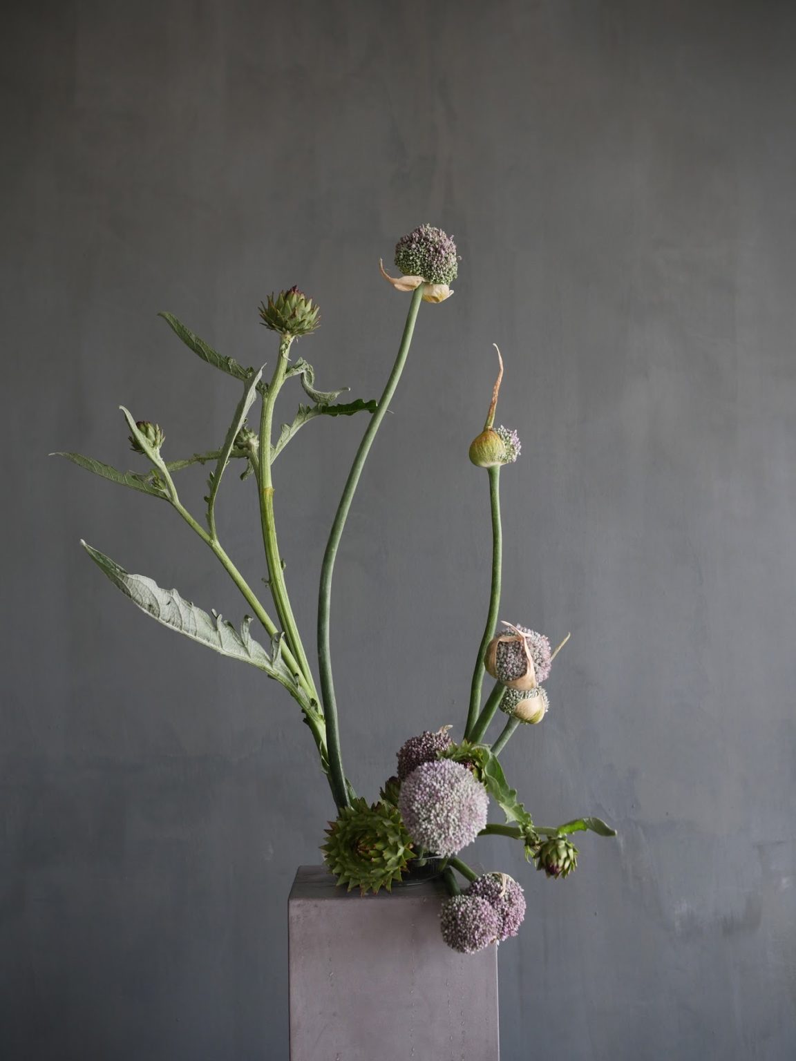 Tutorial: Using A Pin Frog In Event Floral Design - Botanical Brouhaha