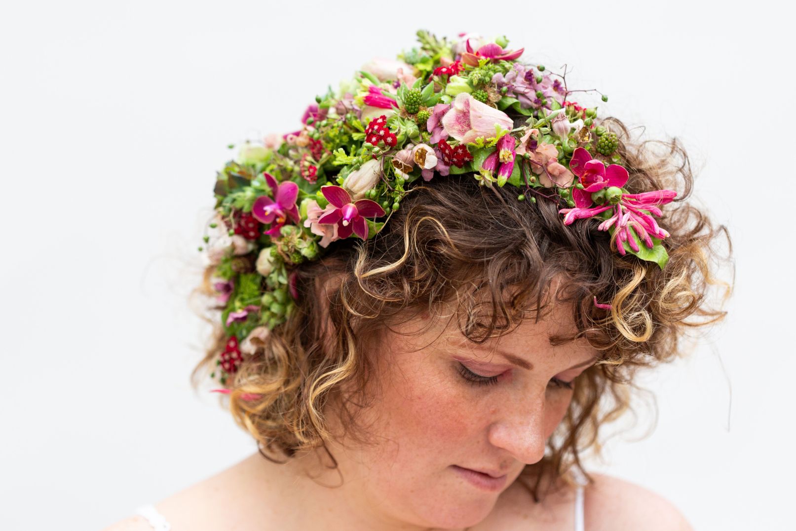 How To Make A Floral Fascinator - Botanical Brouhaha